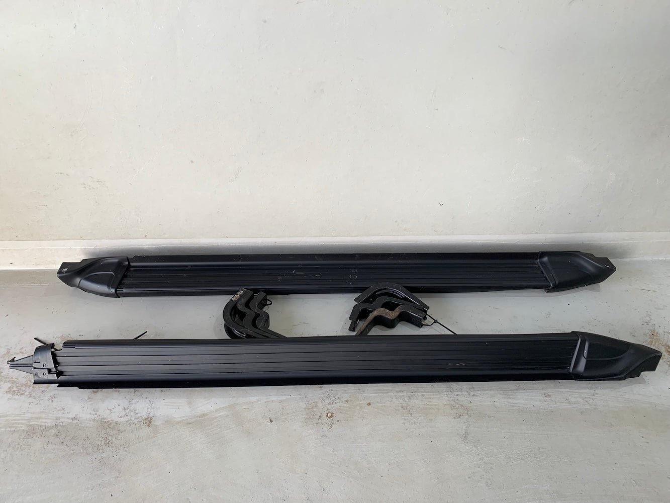 Isuzu KB Side Steps with Brackets – Motique Cars