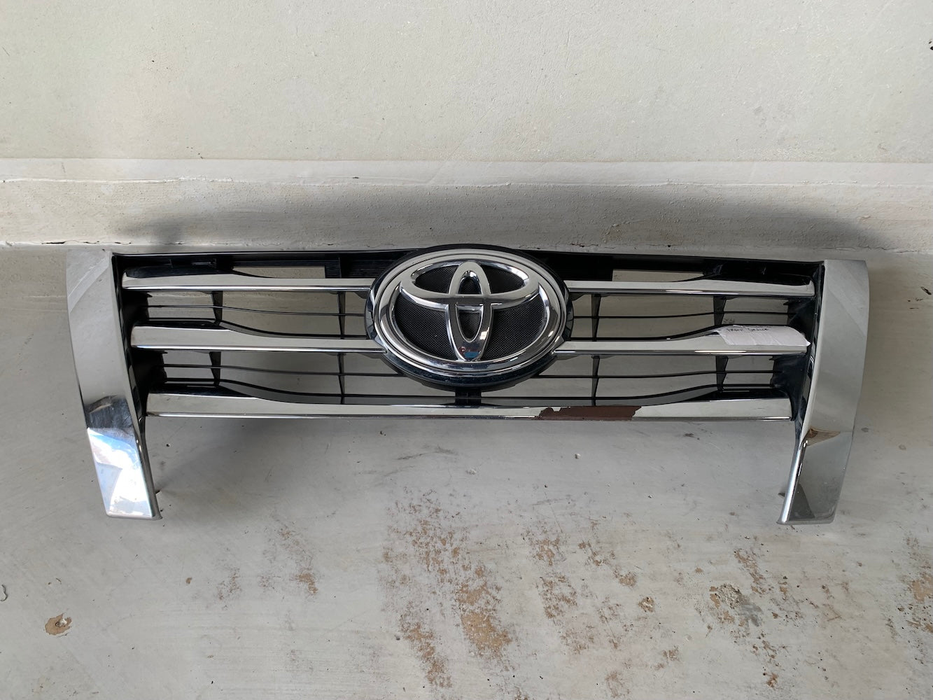 Toyota Fortuner GD6 Front Chrome Grille – Motique Cars